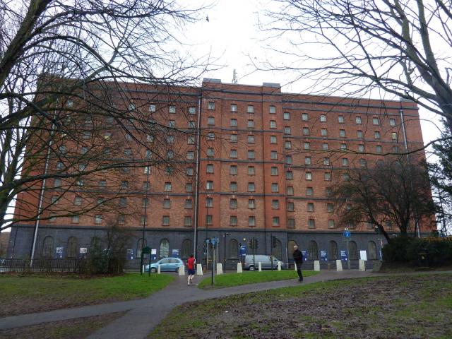 T:UK - Customs Warehouse