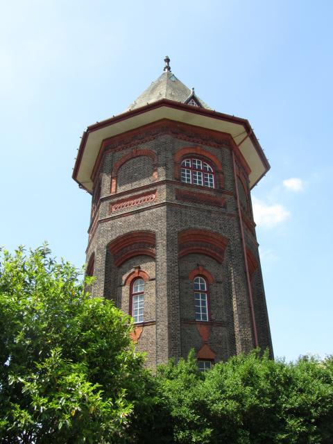 T:UK - Round Green Water Tower Vane
