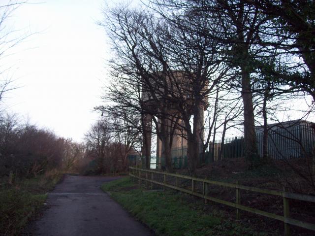 T:UK - Garforth Cliff Water Tower