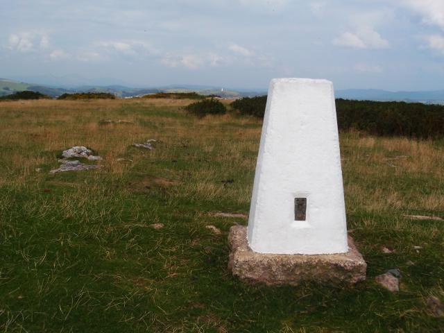 T:UK - Barrow Monument