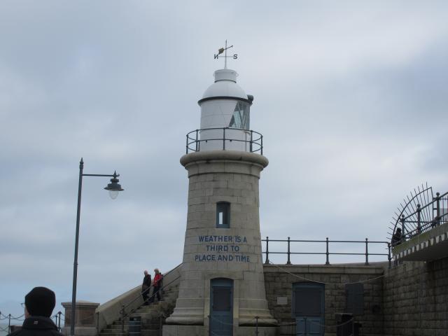 T:UK - Folkestone Lighthouse