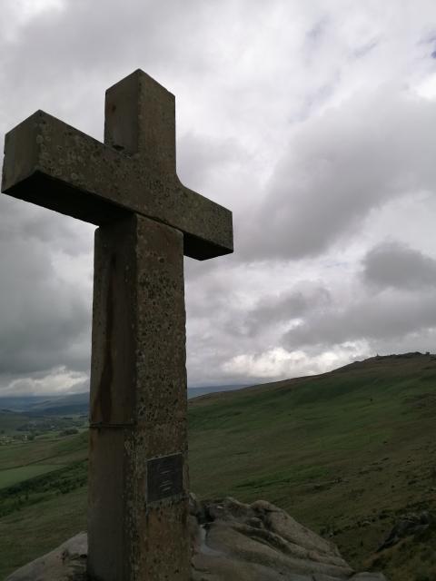 T:UK - Cracoe War Memorial