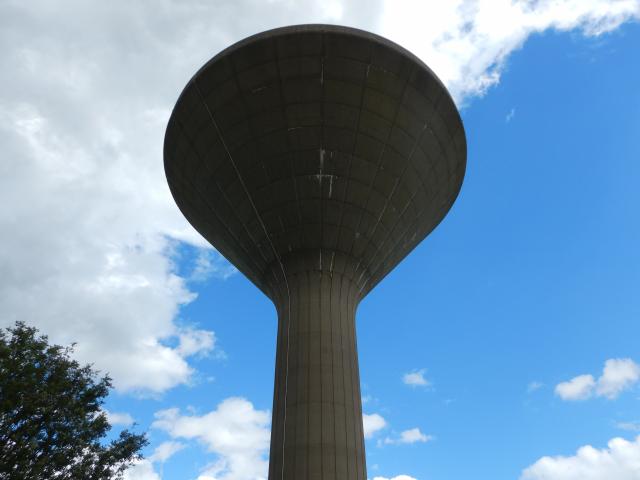 T:UK - Upton Water Tower (1985) Centre