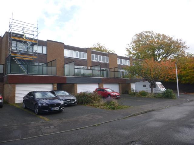 T:UK - Inveralmond House Flagstaff