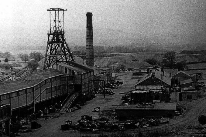 T:UK - Ifton Colliery Winding Gear