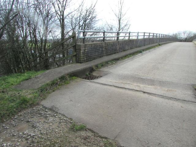 T:UK - New Farm Bridge