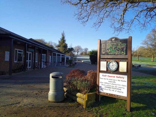 T:UK - Ifield Golf Course