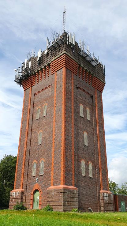 T:UK - Winshill Water Tower Mast