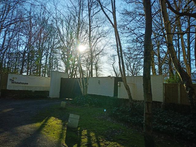 T:UK - White House Hyver Hill