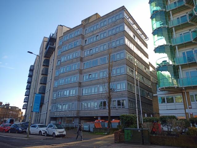T:UK - Barnet Methodist Church Spire